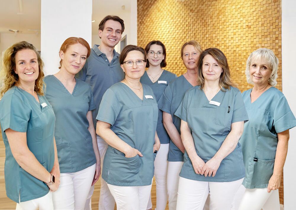 Das Team der Zahnarztpraxis Dr. Michael Meißner und Lisa Meißner